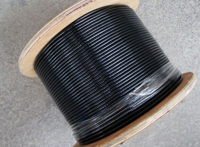 7x19 Black Wire Rope , Nylon Coated Cable Strand Core Crushing Resistance